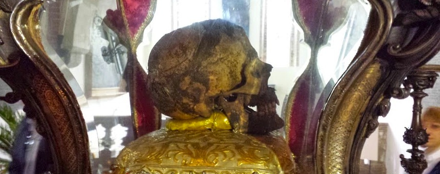 Worshiping skull of Peter the inquisitor